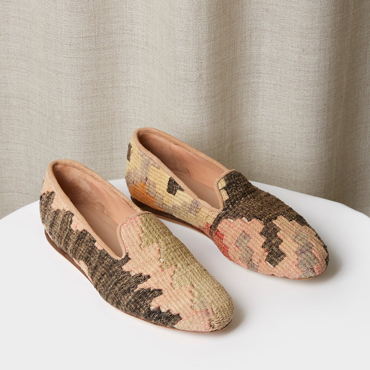House Slippers in Antique Kilim – Arthur Sleep