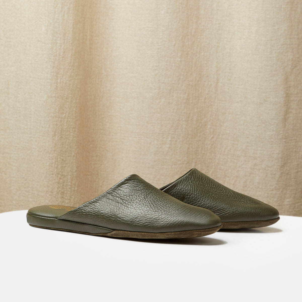 Globetrotter Glide Mules in Military Green Deerskin – Arthur Sleep